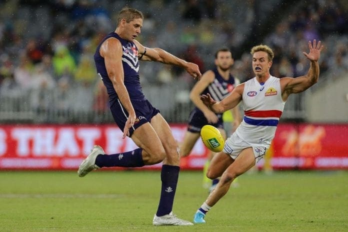 WATCH: Tallest player in league chases smallest - AFL News - Zero Hanger