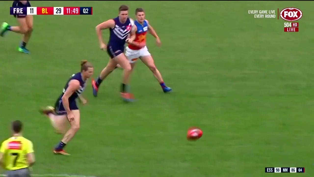 WATCH: Fyfe pulls hamstring - AFL News - Zero Hanger