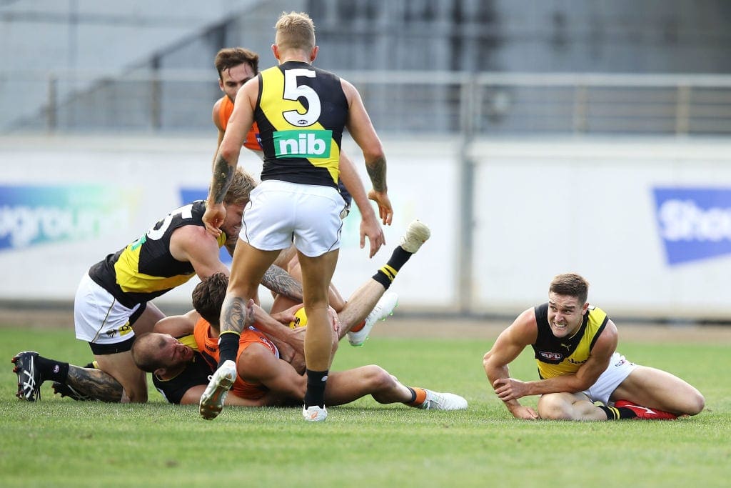 Short suffers nasty elbow injury - AFL News - Zero Hanger