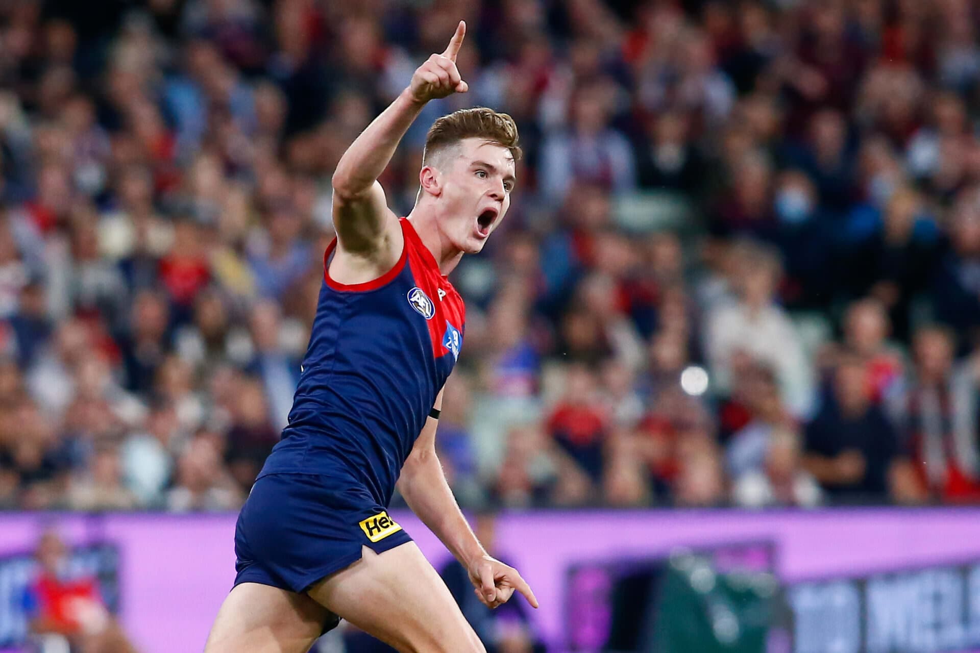 Two players tipped to move clubs, rivals eye "gettable" midfielder: AFL ...