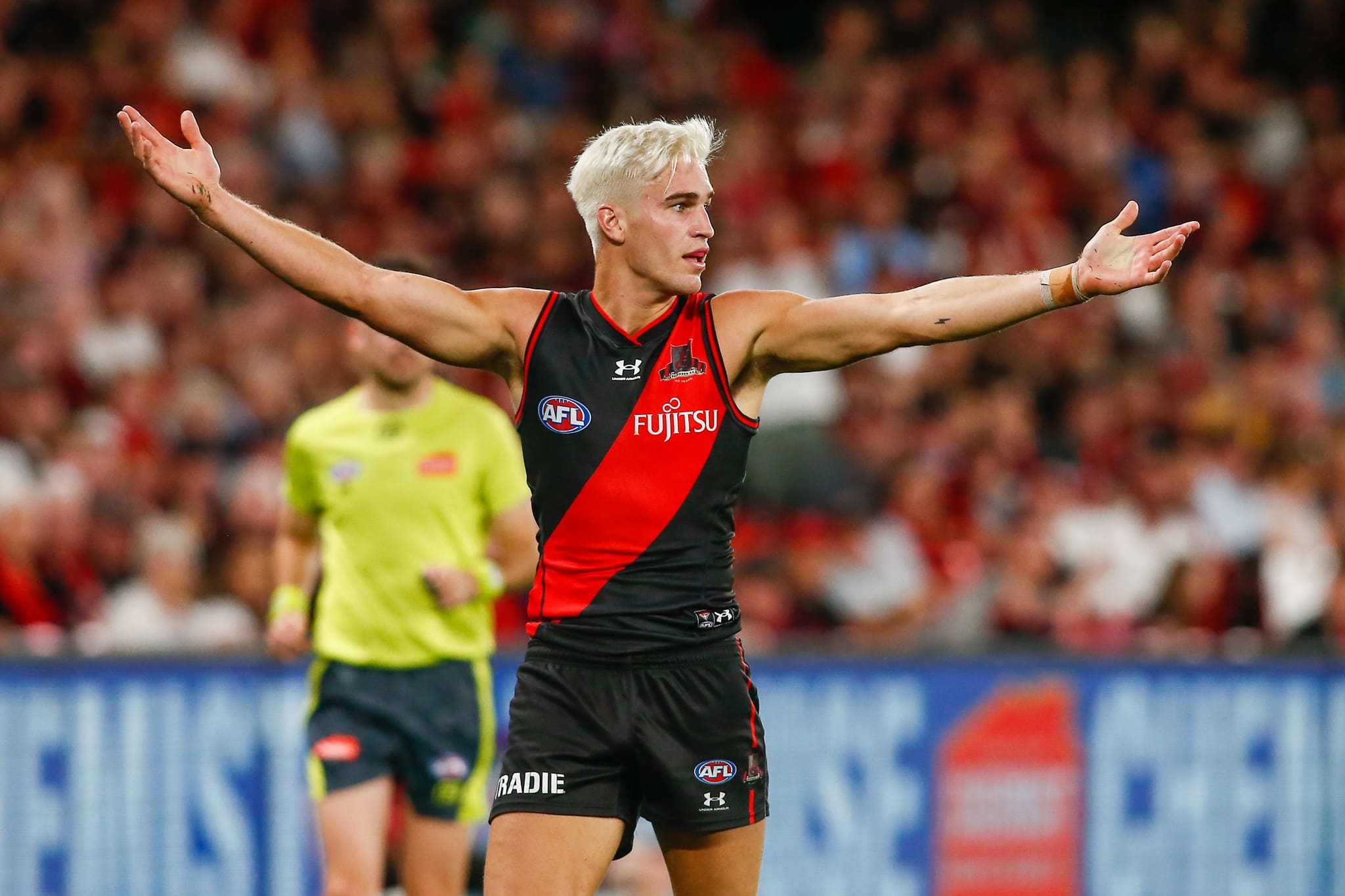 Bomber live wire signs on - AFL News - Zero Hanger