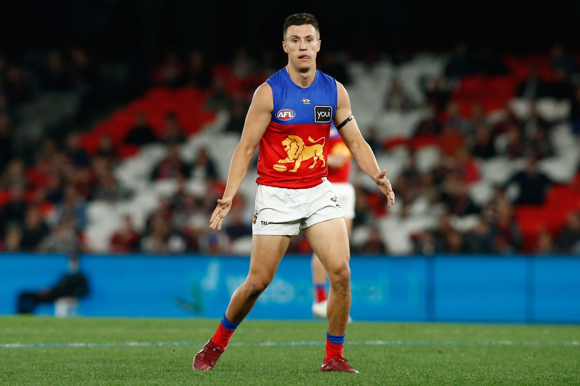 Brisbane's Hugh McCluggage suffers ugly head injury, Hawthorn forward ...