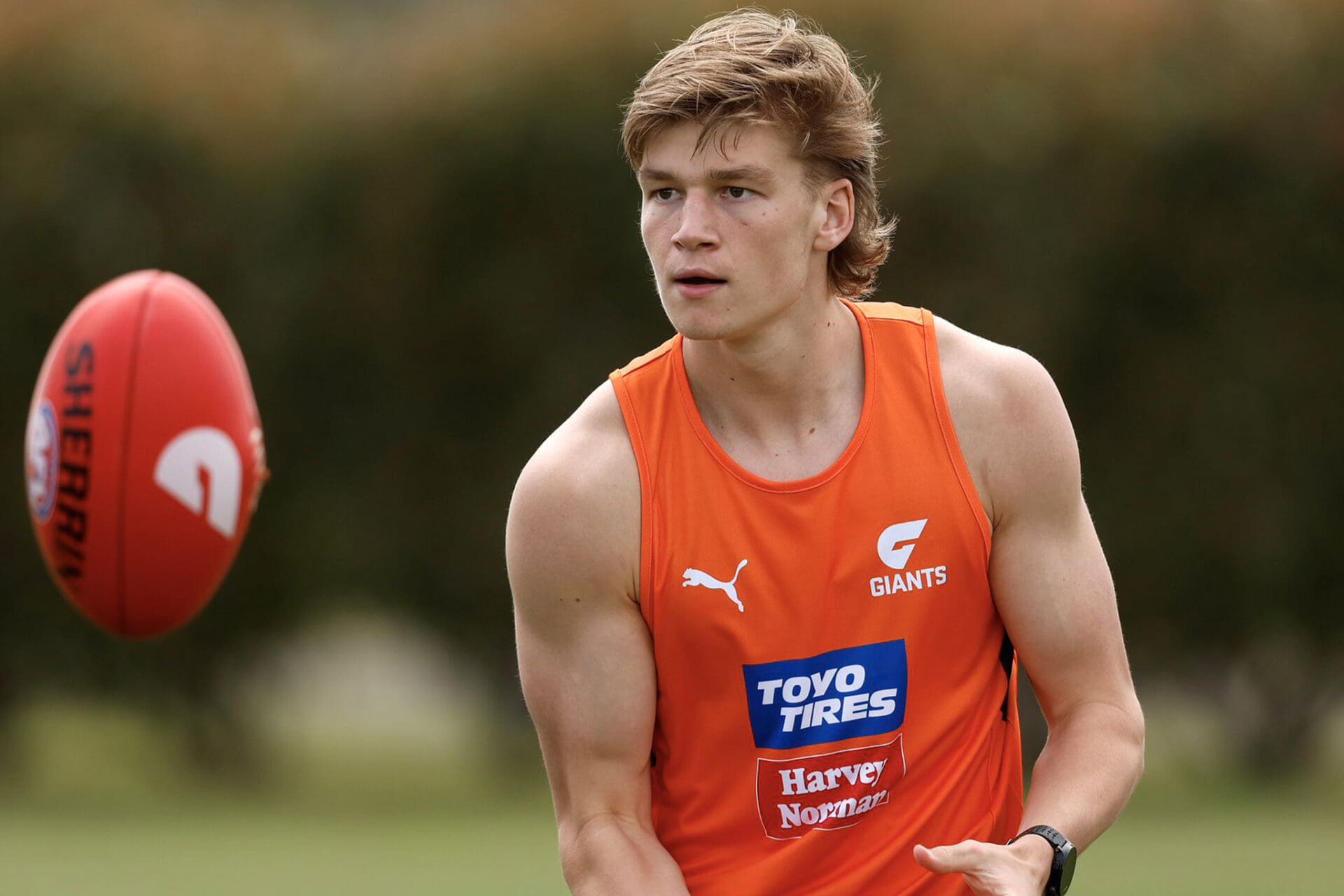 Recent Giants recruit Max Gruzewski dislocates knee during training ...