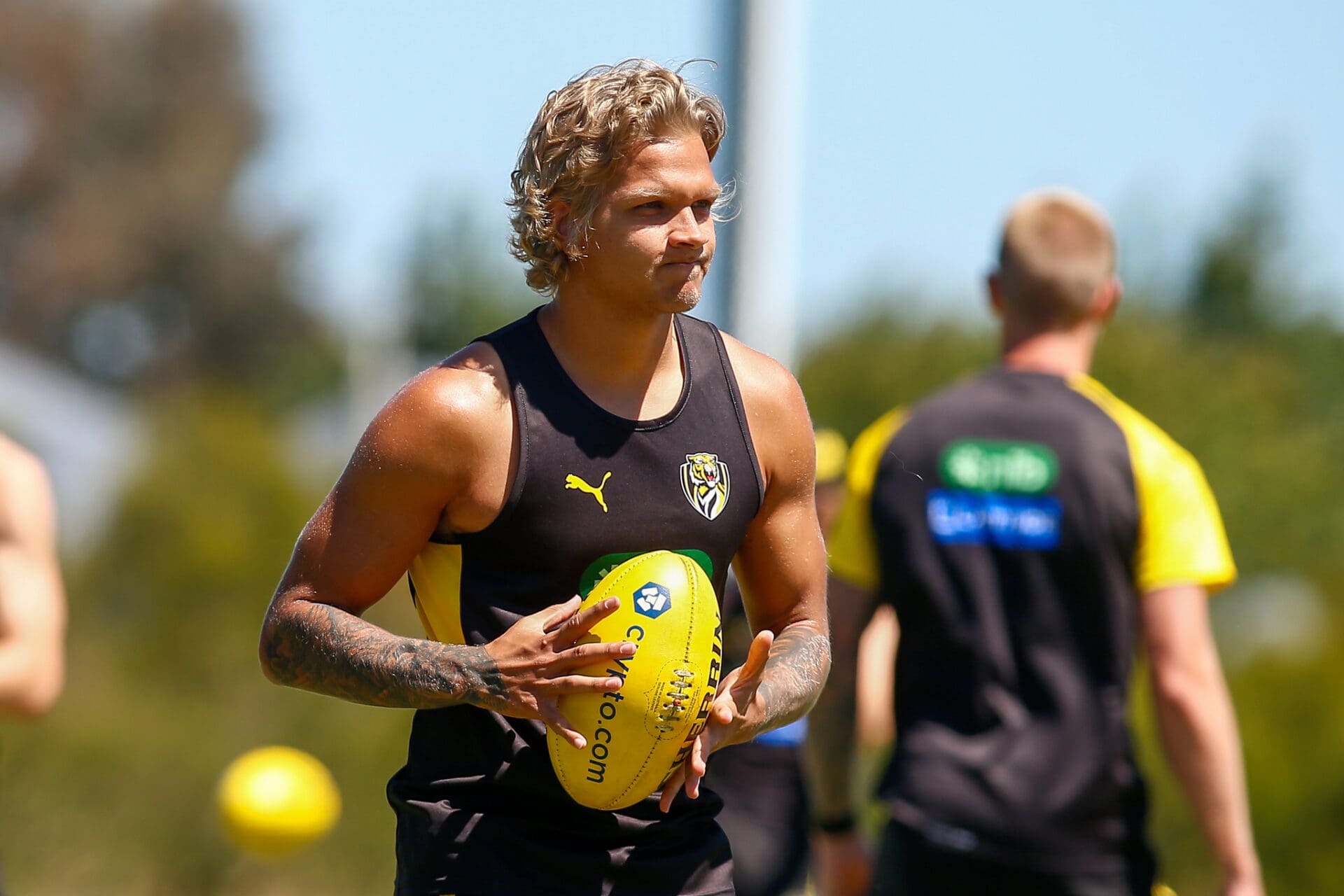 Former Geelong midfielder Quinton Narkle to join Essendon's VFL list ...