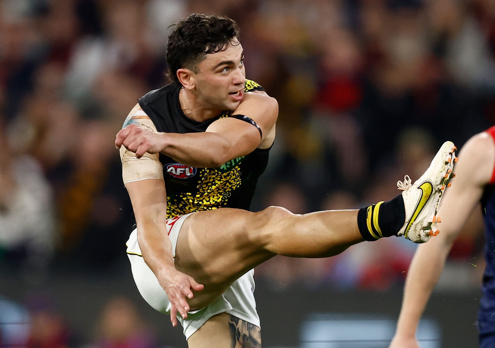 Start, bench, cut: Tim Taranto, Josh Dunkley, Andrew Brayshaw - AFL ...