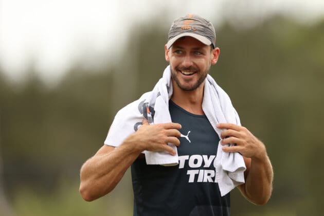 DONE DEAL: Collingwood lands utility, Giants compensation revealed ...