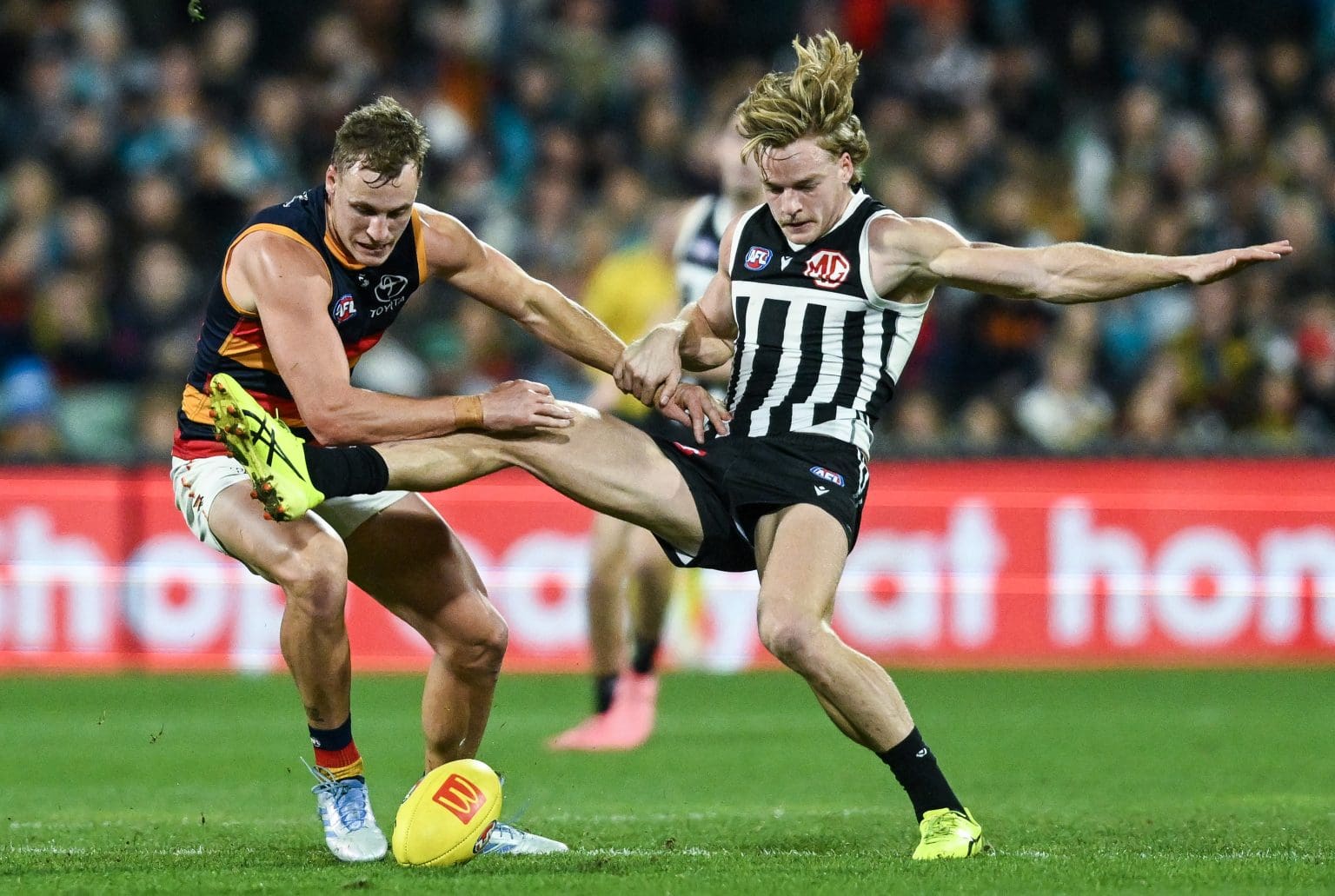 In-demand Port Adelaide gun reportedly makes call on future: AFL trade ...